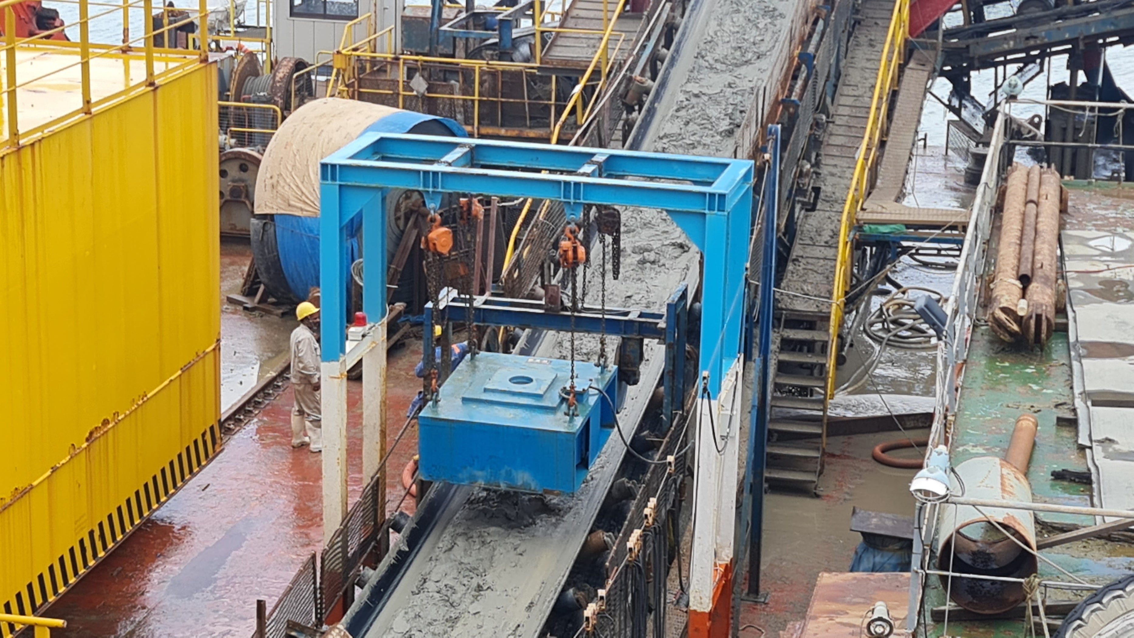 Overhead Separator : Stationary Suspended Electromagnet Separator ...